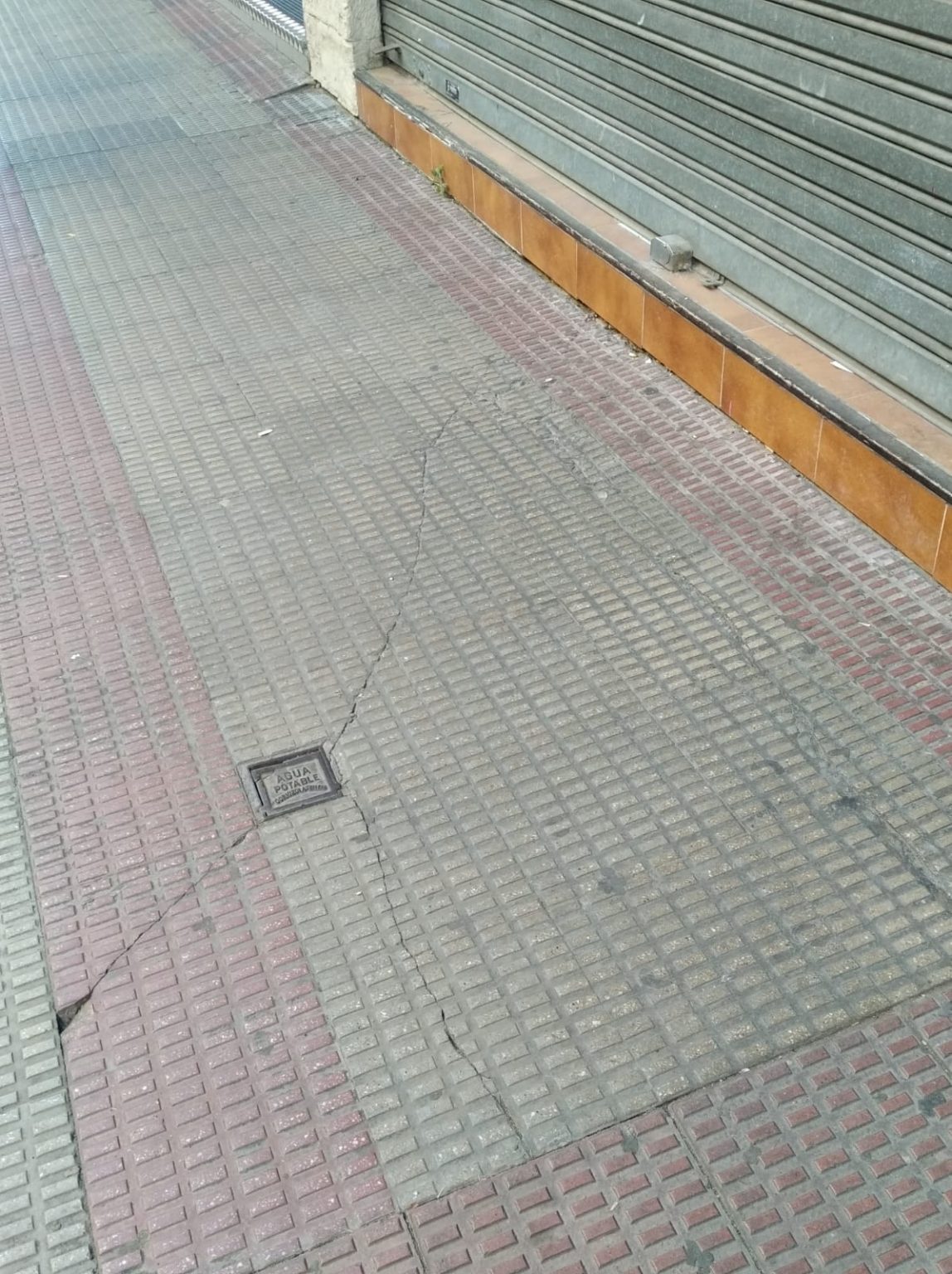 Aceras agrietadas en la calle Fundición de Logroño – La Guindilla ...